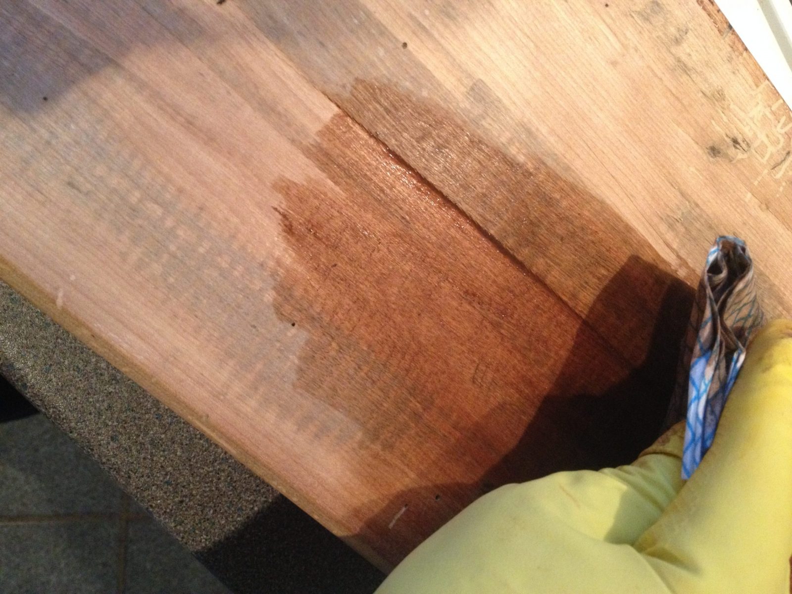 staining the wood - Garden Geek